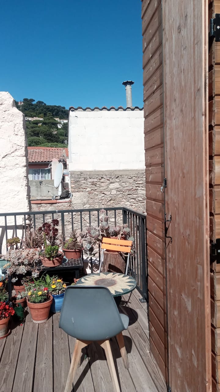 Studio Quartier Haut Avec Terrasse - Sète