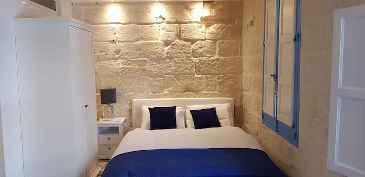 Nicely Furnished Studio Apt In Floriana (2) - Malta