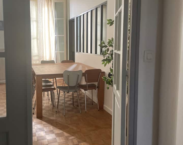 6eme Arrond. Grand T3 (4/6 Pers) , 10mn Vieux-port - ibis Marseille Timone