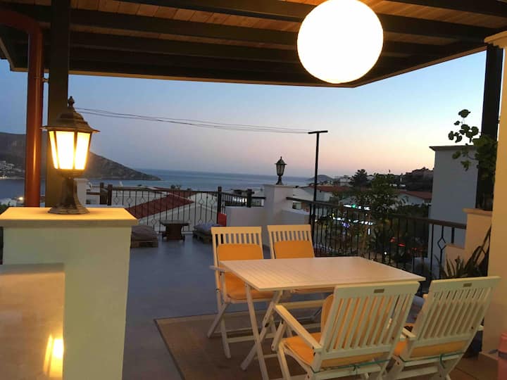 Rooftop Room With Seaview In The City Center - Калкан