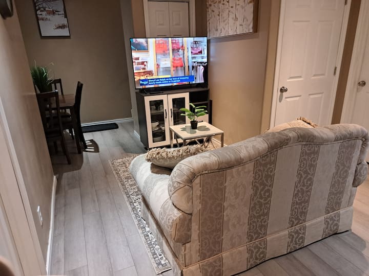 Beautiful 1 Brm Basement - Edmonton, Canada