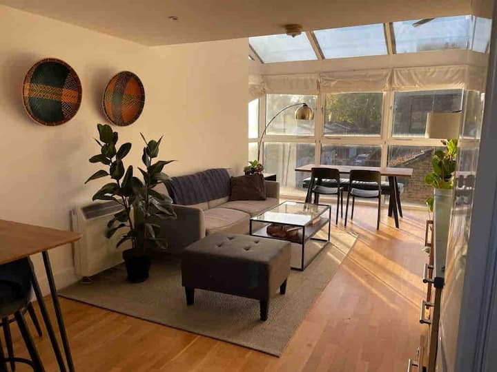 Modern 2 Bedroom In Unbeatable Location - London
