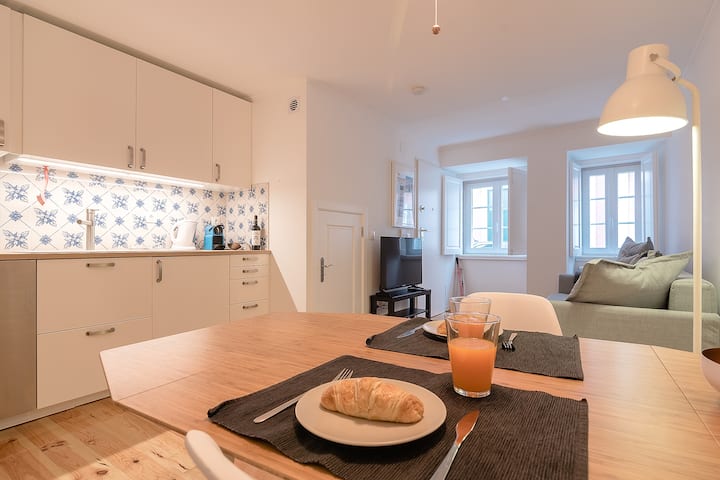 Apartment Historic Centre, Quiet, Near Bairro Alto - Lisboa