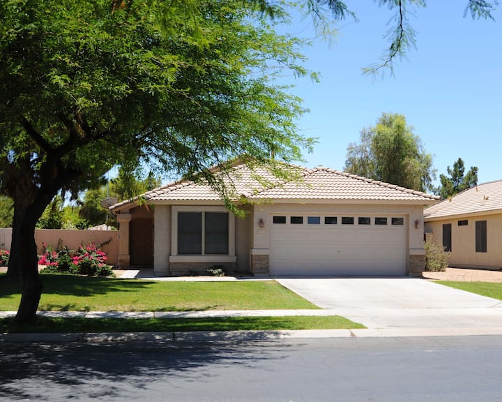 Beautiful Home In Chandler Ocotillo - Chandler, AZ