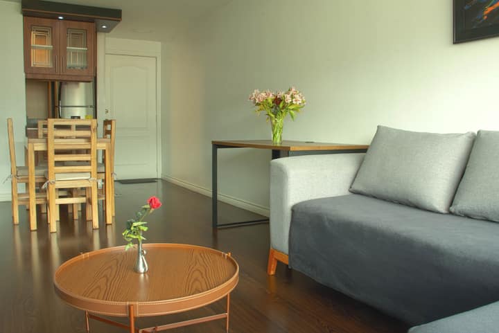 Apt.close To Carolina Park In The Financial Center - Quito