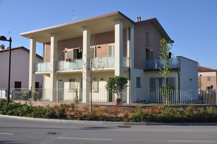 Accogliente In Zona Residenziale Tranquilla - Faenza