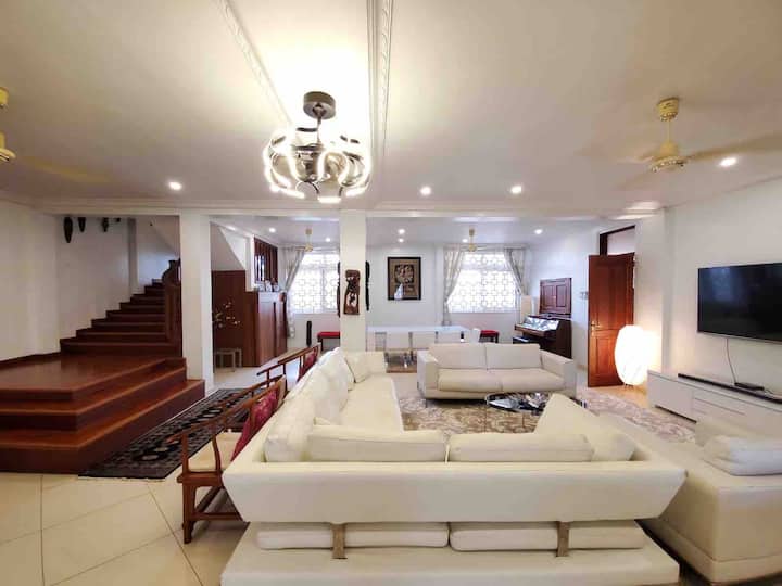 Spacious 3 Bdr, 4 Bath | Pool, Starlink, Breakfast - Kumasi