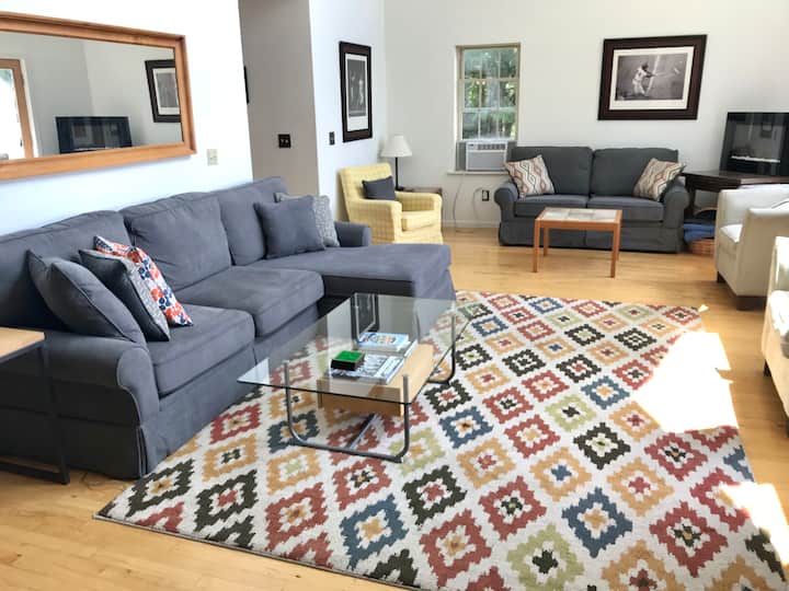 Cooperstown Beautiful Modern Home - Cooperstown, NY