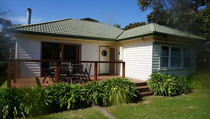 Spacious Beach Cottage - Ventnor