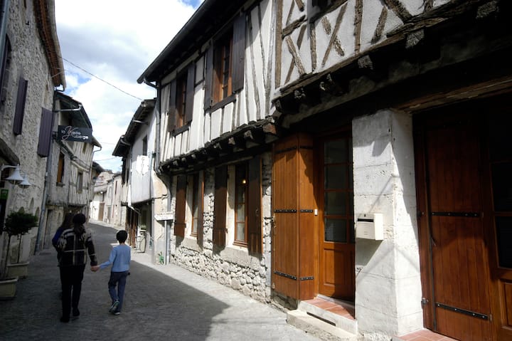 L' Ancien Relais De Poste - Henri - Casteljaloux