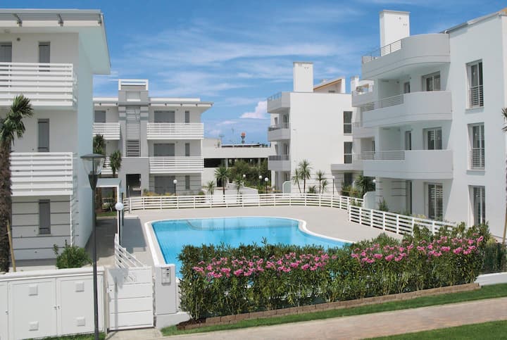 Jesolo Center, Nice Flat With Garden+swimming Pool - Jesolo