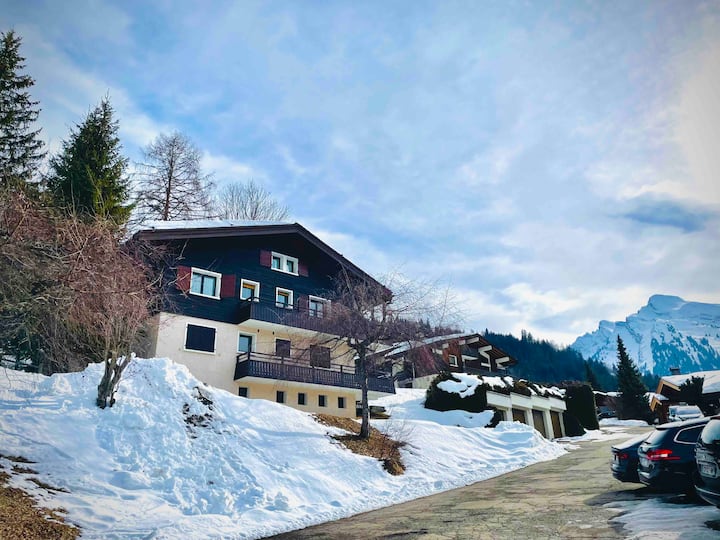 Cosy Apartment In Charming Chalet. Walk To Slopes - La Clusaz