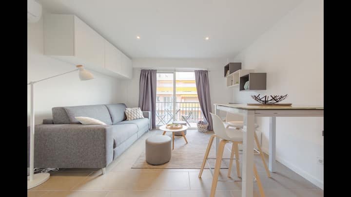 Très Beau Studio Neuf, Plein Centre-ville - Menton