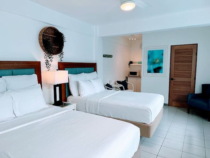 Sleeps 10/ Entire Floor/parking - San Juan