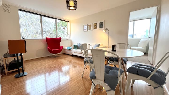 Chic 2br Apt,free Wifi & Parking–2 Min To Train St - St Kilda