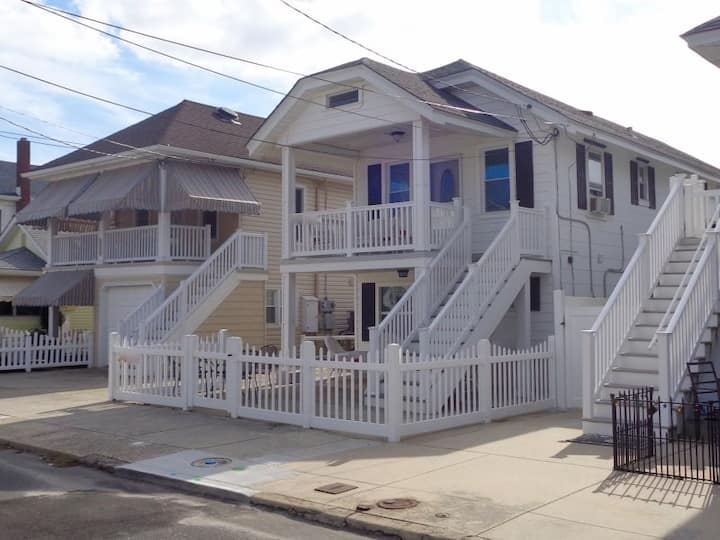 Ocean City Home One Block From The Beach - Ocean City, NJ