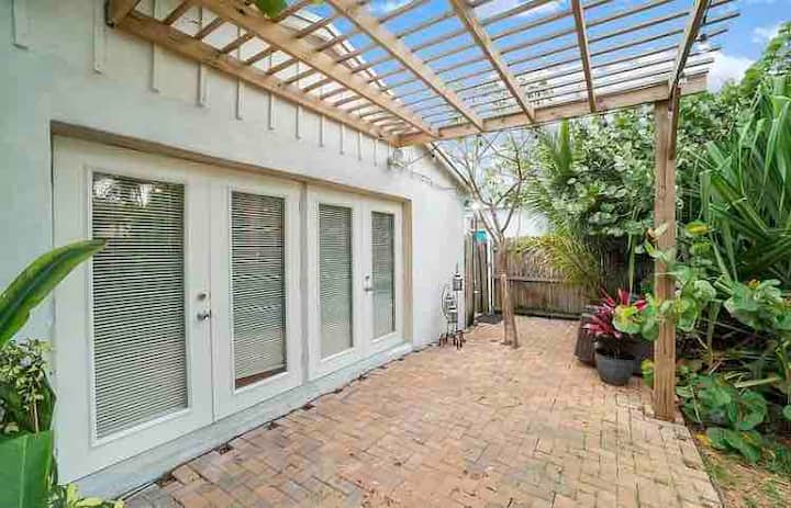 Popstroke Tropical Oasis - Delray Beach, FL