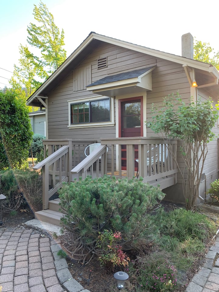 Casa Bella Bungalow - Ashland, OR