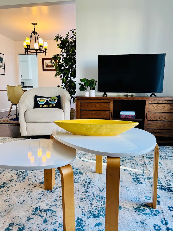 Charming, Centrally Located, Spacious 2 - Bedroom - Culver City, CA