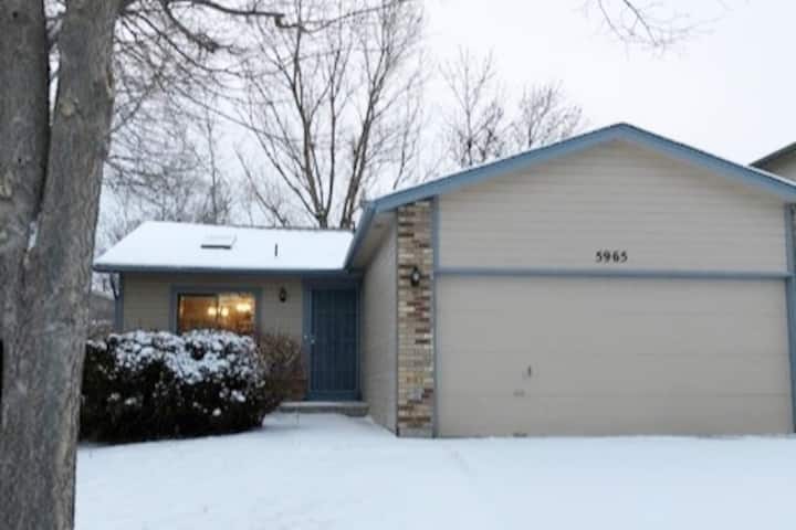 One Level Ranch Home In Near Northeast Springs - Colorado Springs, CO