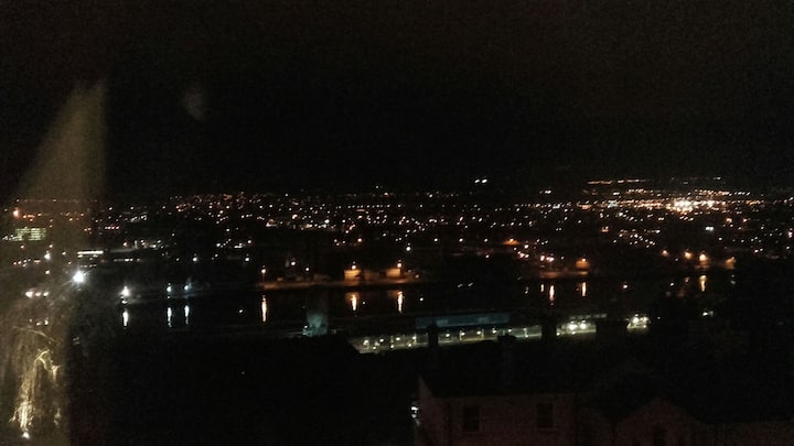 City Centre Large Townhouse. Sleeps 10, 5 Bathroom - Cork