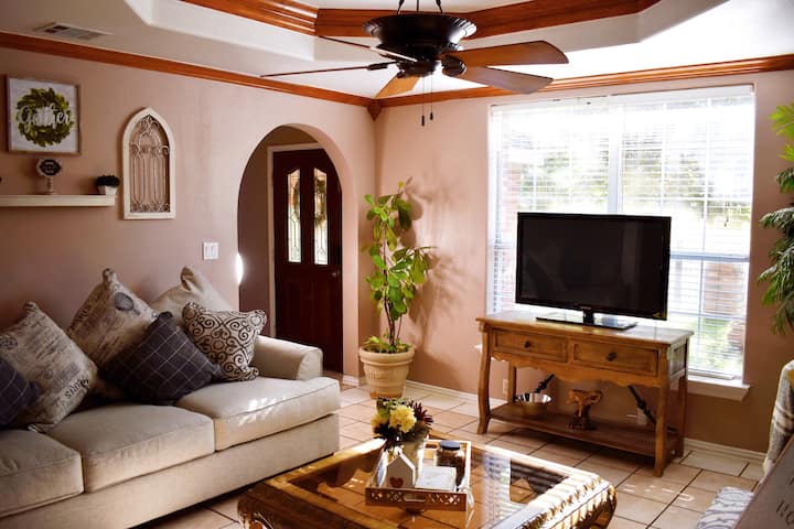 Casa Magnolia In Stockyards Near Downtown & W7th - Lake Worth, TX