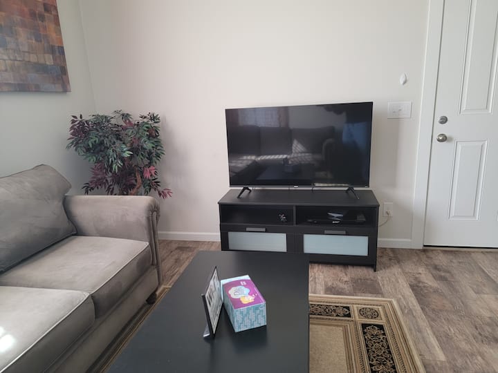 One Bedroom Fully Furnished With Private Entrance - Puyallup, WA