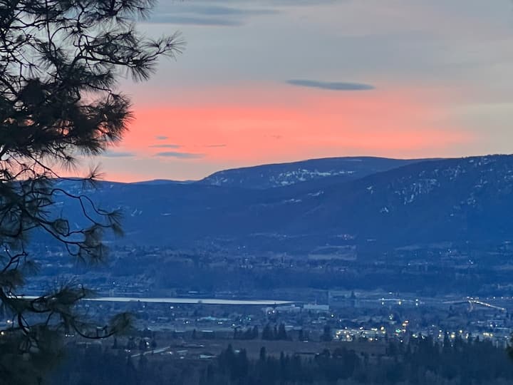 1br W/ 2 Dbl | Lakeview · Ubco/ylw/golf/dt/winery - Kelowna