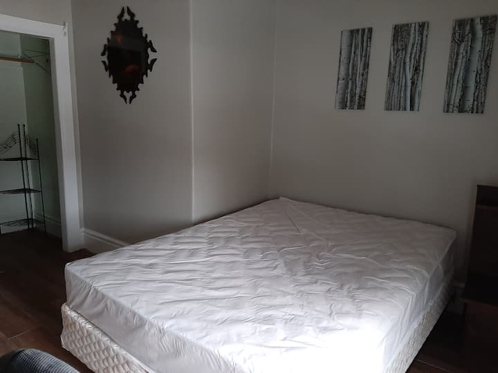 Clean Cosy 1 Room For Rent - Woodstock