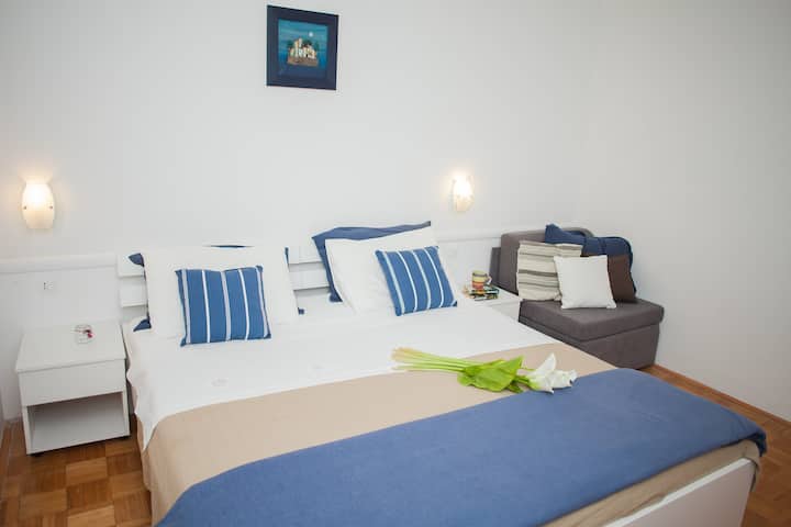 Apartment "How Sweet It Is" For 2 With Sea View - Murter