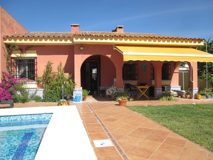 Lovely Private House,pool,garden,wi-fi Bbq Parking - 카디스