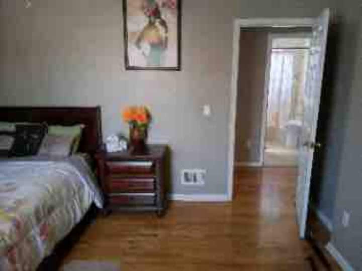 Residential 3 Bedroom A Home Away From Home - Staten Island