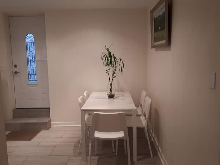 2 Bedrooms Near Skytrain In Vancouver - Burnaby