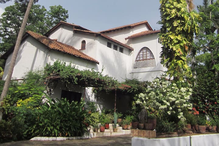 Urban Garden Villa In Nicaragua (Fully Staffed) - Managua