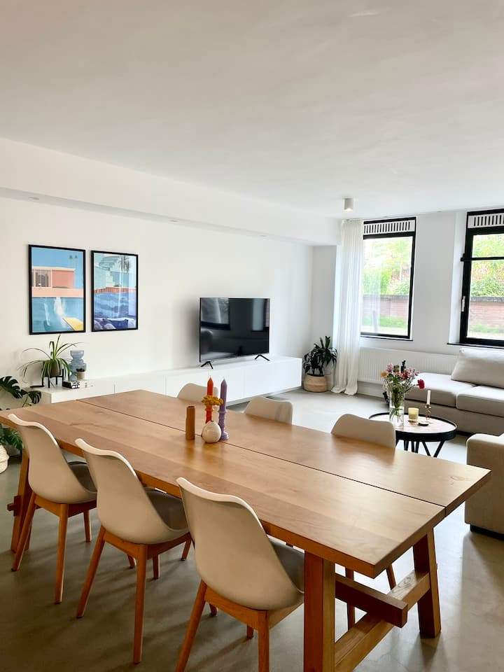 Large Modern Inner City Apartment - Amsterdam