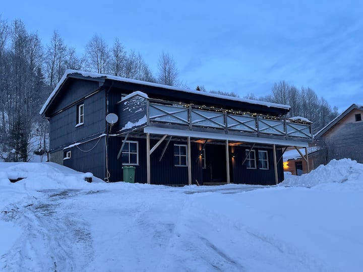 Stor Stuga I Duved, Ett Snöbollskast Från ÅRe! - Åre