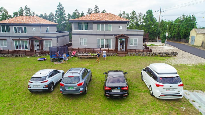 (56평) 제주도 대가족 숙소 동이네  (방4,화장실4,주방2거실2) 최대 15인 숙소 - Jeju-si