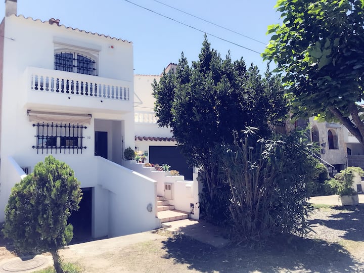 Maison Amelia, Canal, Amarre, Garage Esb Service - Empuriabrava