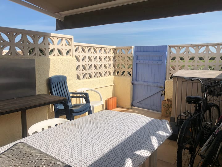 Villa Front De Mer Dans Résidence Avec Piscine - Le Barcarès