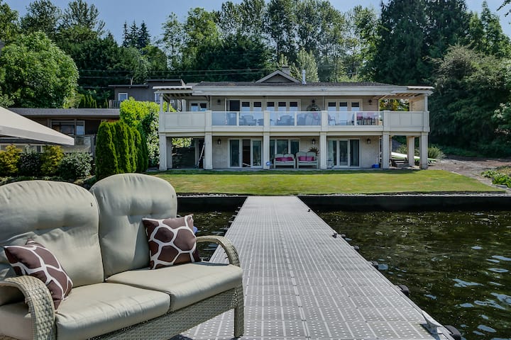 Bellevue Home On Lake Washington - Bellevue, WA