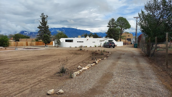 Adobe Duplex Near Balloon Fiesta Park - Corrales, NM