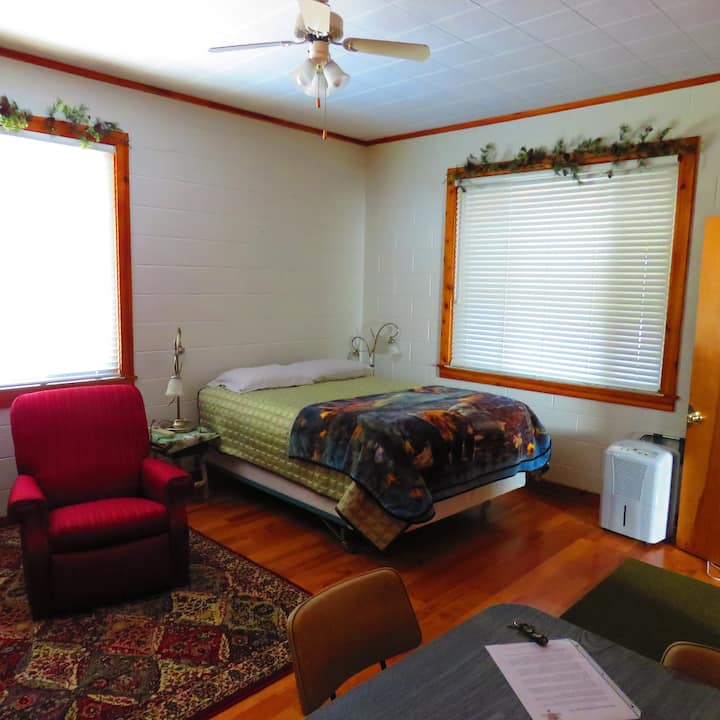 Lake House, Voyagers Room #7 - St. Ignace, MI