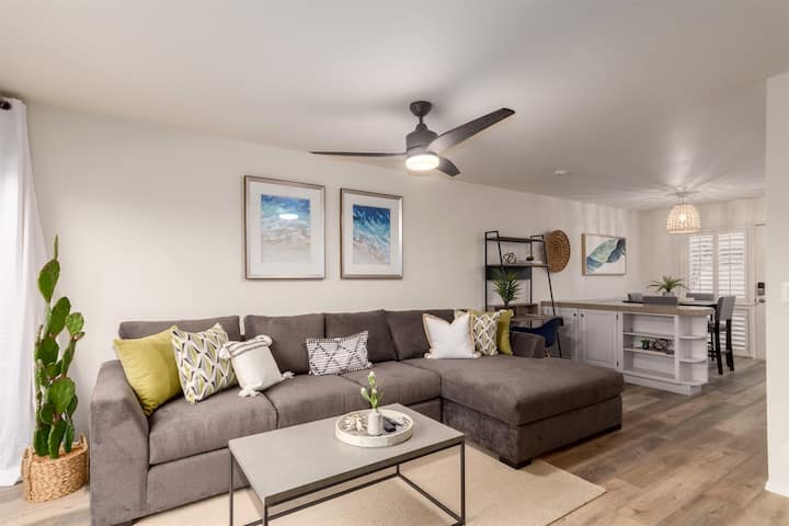 Walk To Fashion Square Mall | Cozy Condo - Scottsdale, AZ