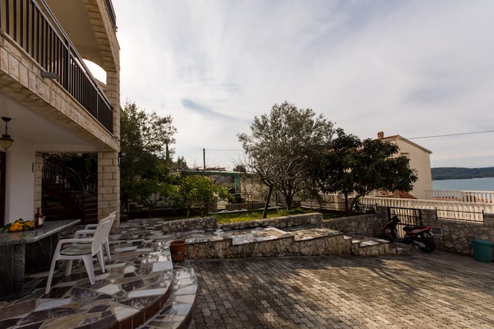 Apartments Duje, Okrug Gornji, Trogir - Hrvatska - 特羅吉爾