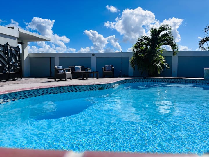 Beautiful, Large, Spacious With Solar Panels - Coamo