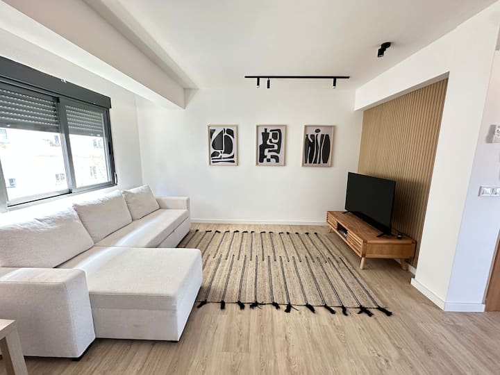 03 Turia Flats * Bright Quiet & Spacious 2bd+wifi - Valencia