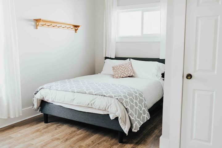 "Suite-ness On 8th" Private Unit & Ideal Location - Salt Lake City, UT