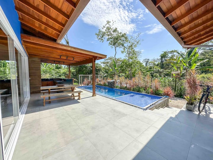 Maravilhosa Casa Em Condomínio Praia De Maresias - São Sebastião