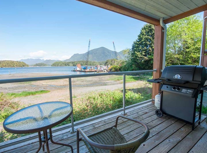 Oceanfront Condo Downtown Tofino @104 - Tofino