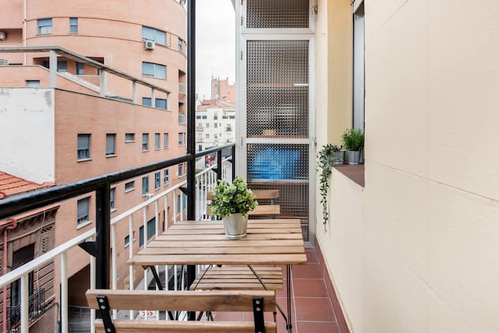 3br + Living Room | Bernabéu | Metro To Center - Madrid